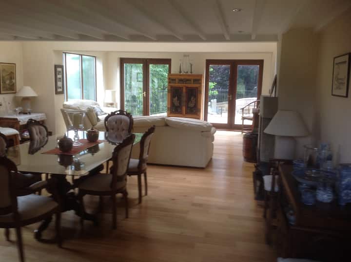 Elegant Double Bedroom & Ensuite - Wetherby