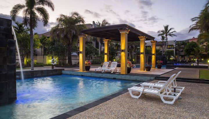Tropical Resort Stay With 9 Pools! - Cairns