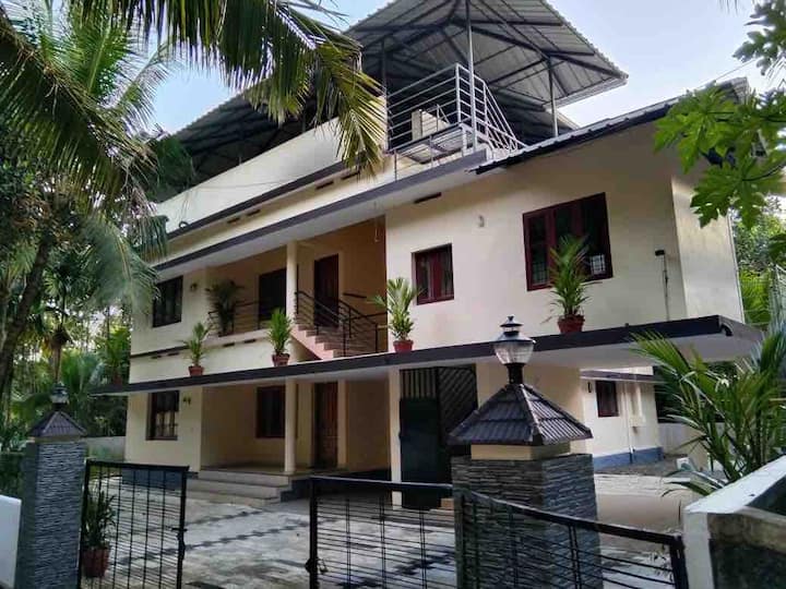 Kadaplackal House- 3 En-suite Bedrooms - Pala