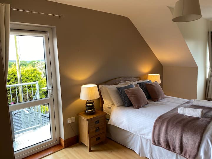 Private Entrance Westport Triple Ensuite Bedroom - 웨스트포트