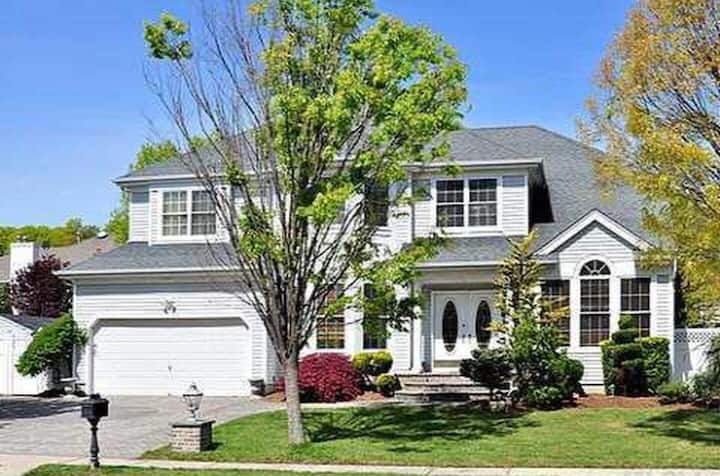 Modern, Clean Home Near Ryder Cup - Woodbury, NY