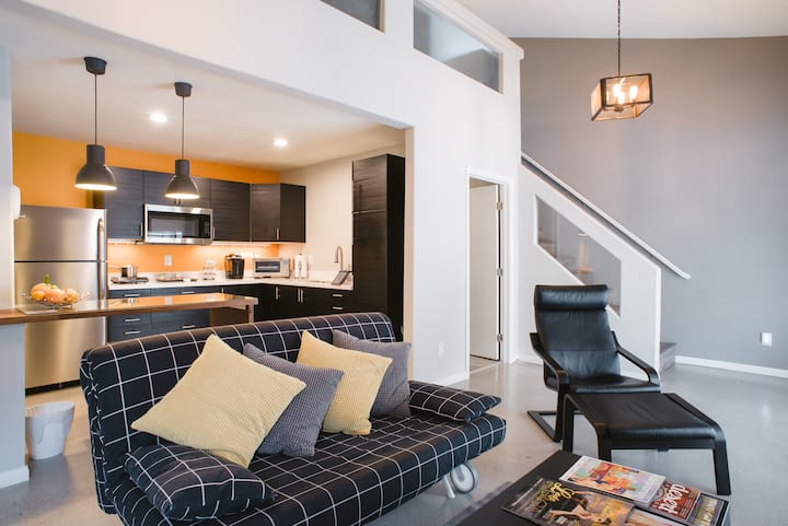 Graystone Guesthouse In Las Vegas (31 Day Min) - 헨더슨