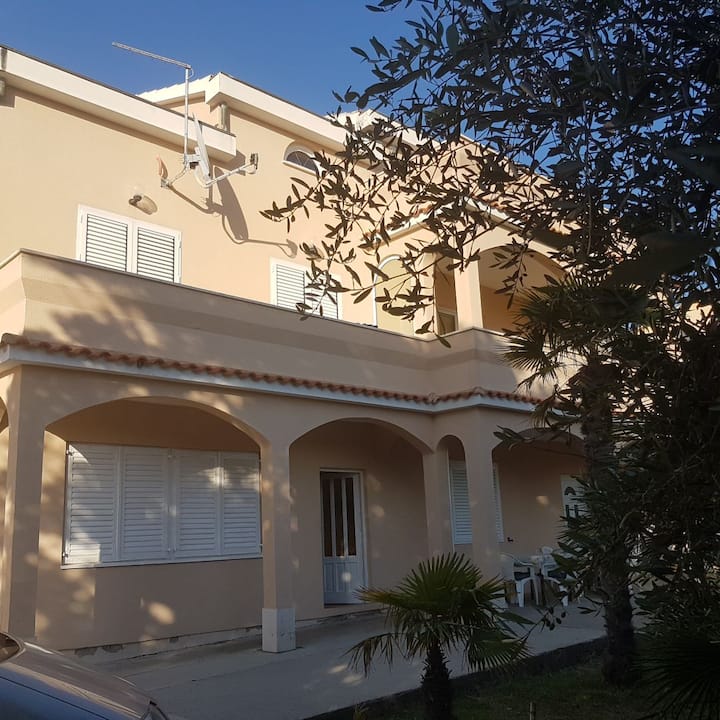 Two Bedroom Apartment Perfect For Children&pets - Lopar