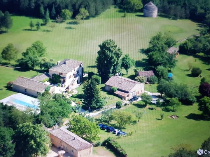 Domaine De 23 Hectares Et Son Hameau Entre Dordogne Et Lot Et Garonne - Monpazier