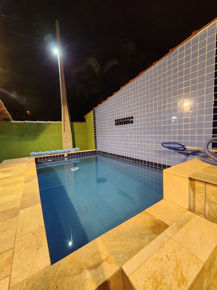 Casa Com Piscina No Centro De Peruibe - Peruíbe