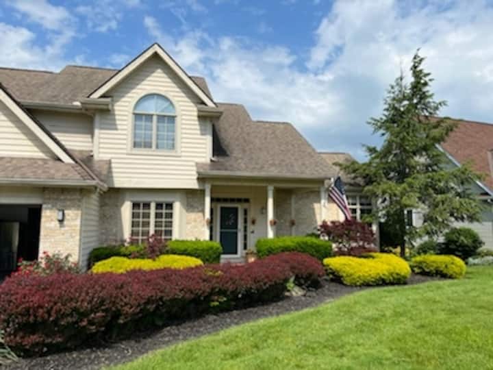 Immaculate 3 Bdrm On Golf Course - Willoughby, OH