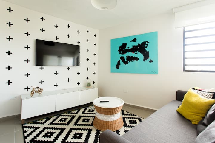 Stylish And Comfy With Ocean View 1/1 Sleeps 4 - San Juan