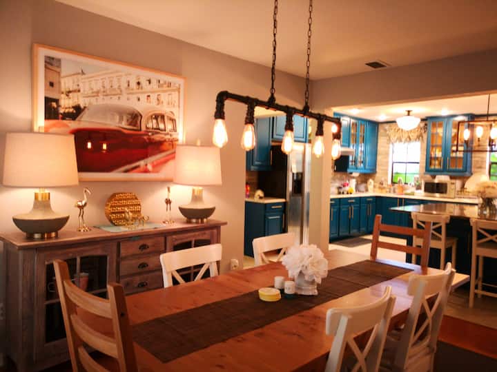 Exquisite English Tudor House - Riverview, FL