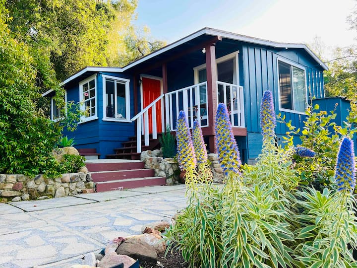 Cozy Cottage 
Mountain Getaway!
 (Entire Property) - Hidden Hills, CA