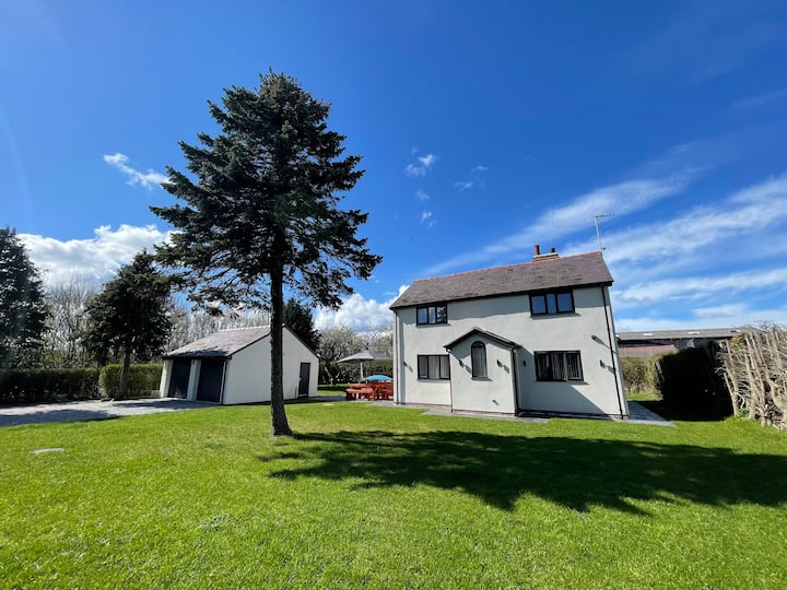 The Farmhouse @ Moss Bank Farm - Wrexham