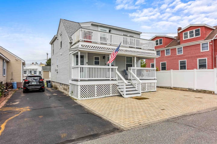 Steps From The Sand! Hampton Hideaway #2 - Hampton Beach, NH