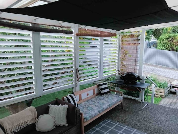 Very Handy To Beach Town Bars And Food - Picton