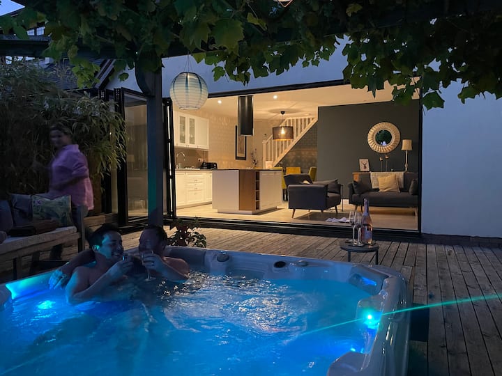 The Deerview Villa With Hot Tub - Barry