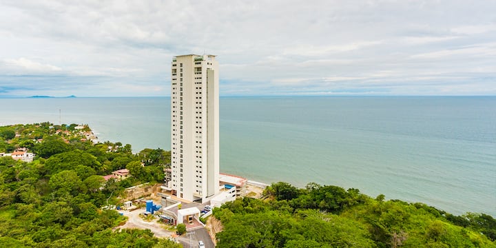 Emerald Waves Beachside Condo In El Palmar - Panama
