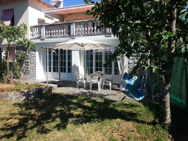 Grand Studio Bis Proche Centre-ville Avec Parking - Aurillac