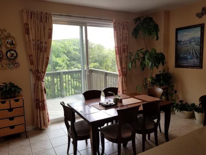 Bright And Spacious Room With Private Washroom - Brampton