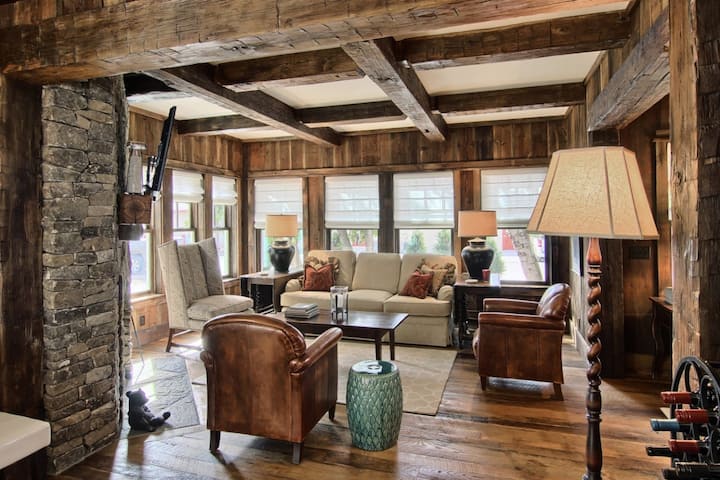 Luxury Retreat In Leland, Michigan - Leland, MI
