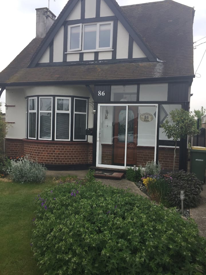 Southend Airport Bed And Breakfast - Southend-on-Sea