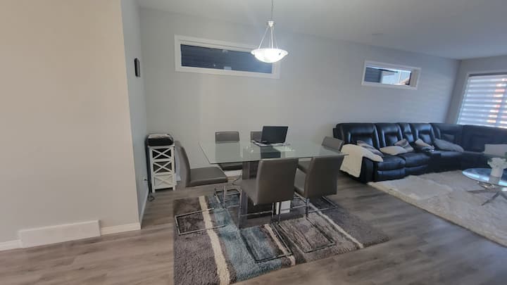 Calgary Airport Private One Bedroom Northeast - カルガリー