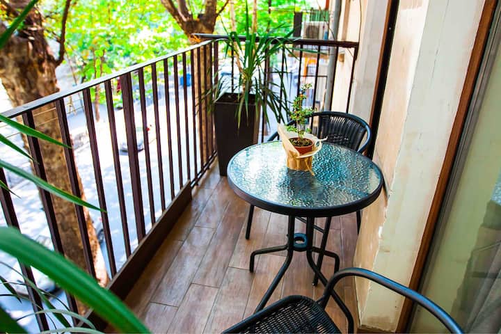 Apartment In A Prestigious Neighbourhood - Tiflis