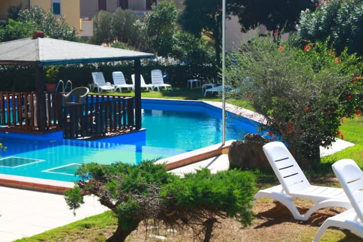 Vacanza Turchese: Piscina, Giardino E Posto Auto - Santa Teresa Gallura
