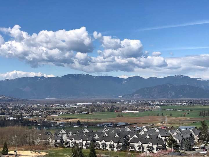 New And Beautiful Private Promontory Suite - Chilliwack