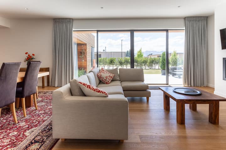 Attractive, Modern, Warm House Ideal For Families. - 瓦納卡