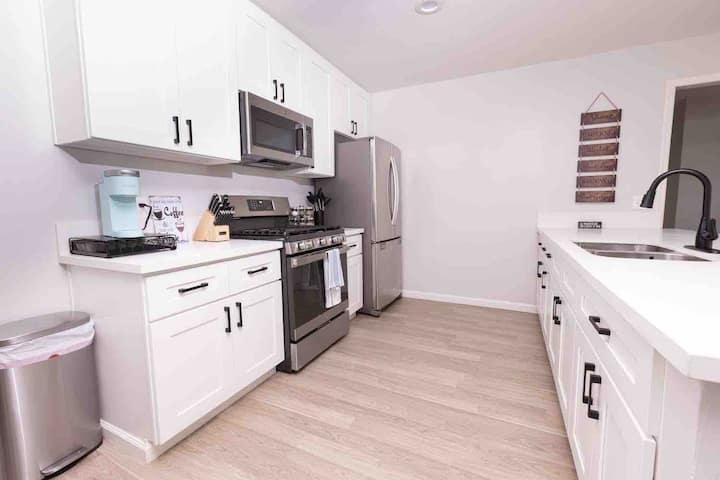 Private Home In Historic Escondido! Full Kitchen - Escondido, CA