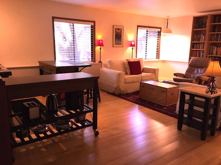 Beautiful, Furnished Apartment In Ashland! - Ashland, OR