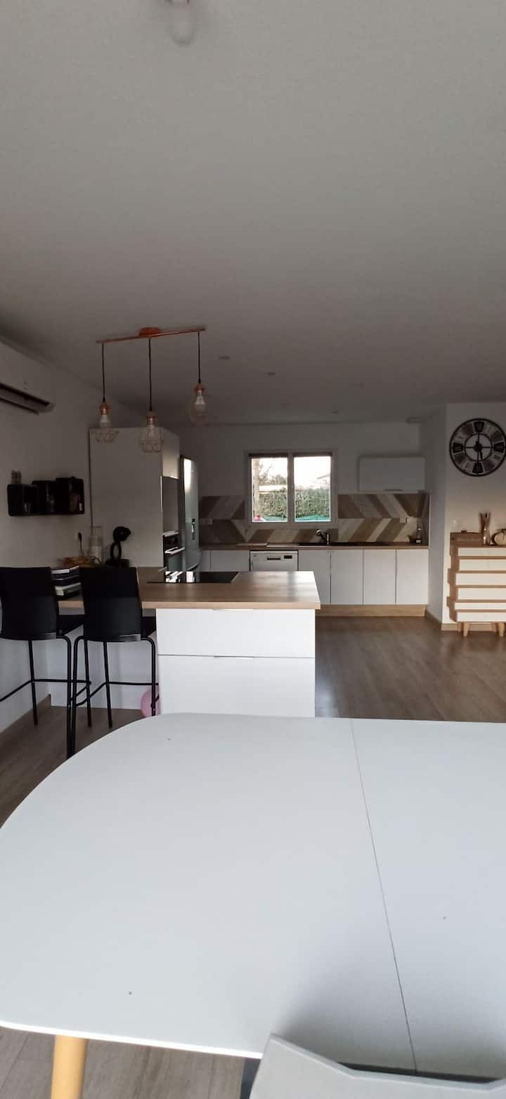 Villa Familiale Avec Piscine Et Jardin Aménagé - Sommières