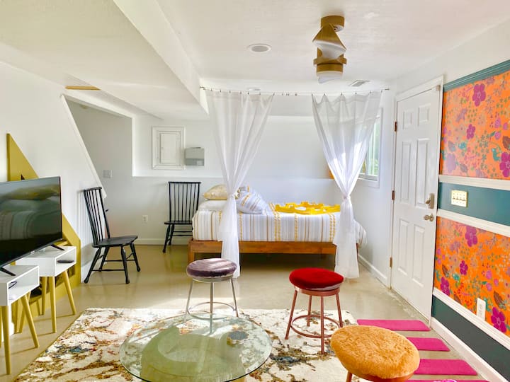 Tranquil Space With A Cool Vibe - Watch Hill, RI