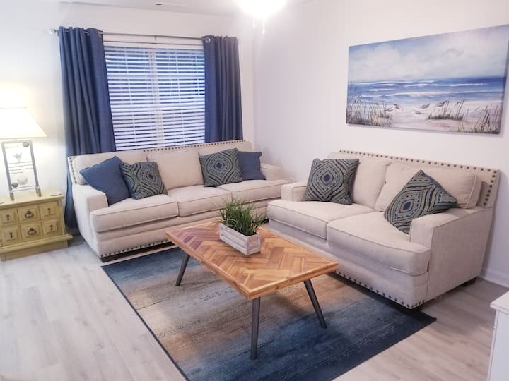 Feeling Beachy ~ 3br/3ba Short & Long Term Stay - Dothan, AL