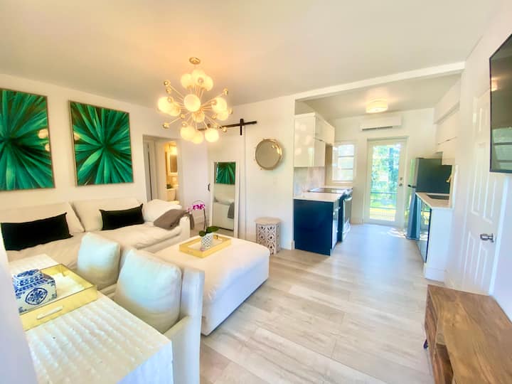 2 Bedroom 1 Bath Central Location Mins To Beach - Miami, FL
