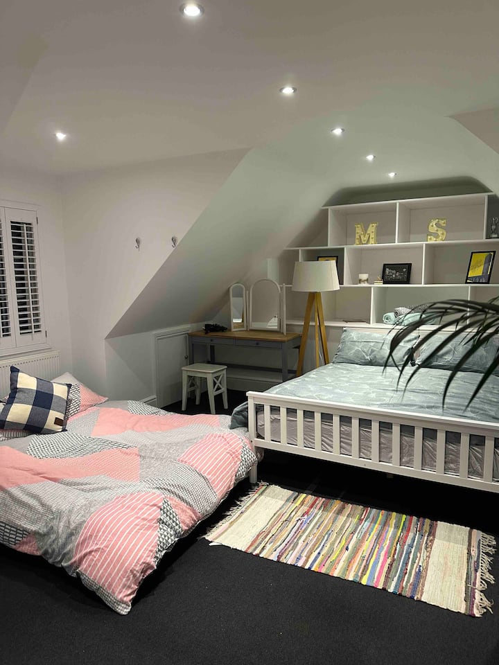 Guest House In Wentworth, Virginia Water - Staines-upon-Thames