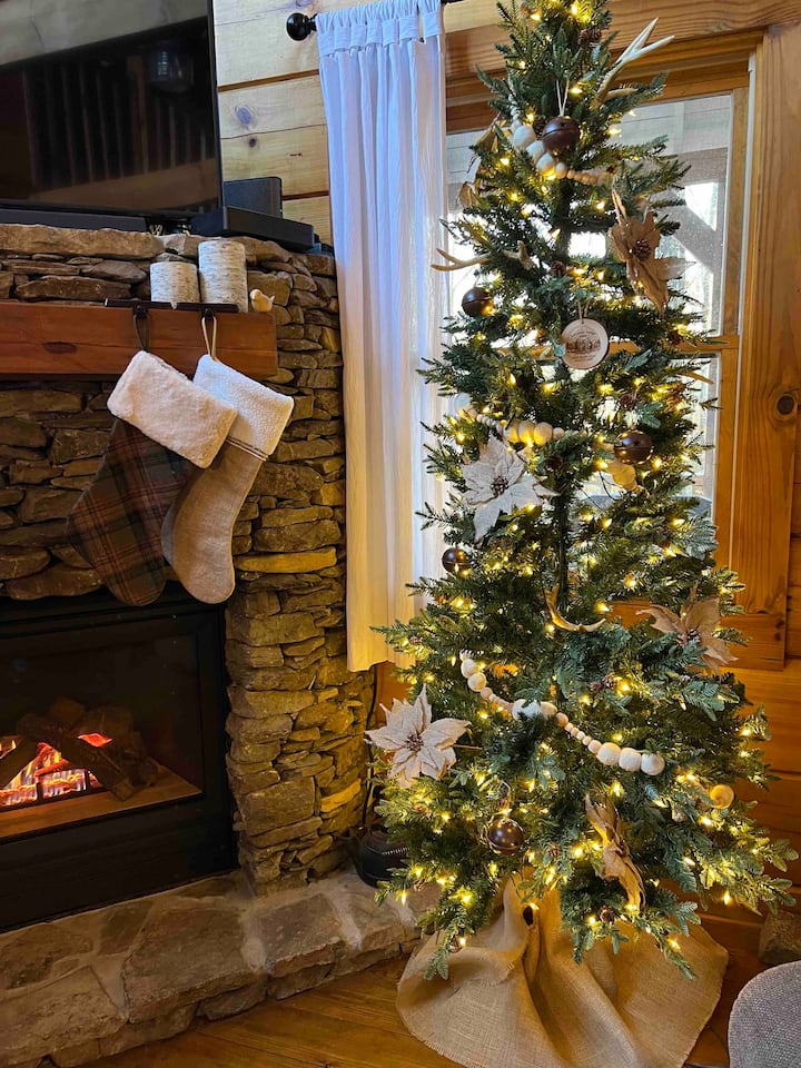 Cozy Cabin In The Woods - Townsend, TN