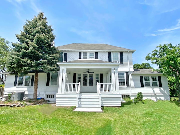 Colonial House, Huge Pool, Yard,2 Blks From Beach - Red Bank, NJ