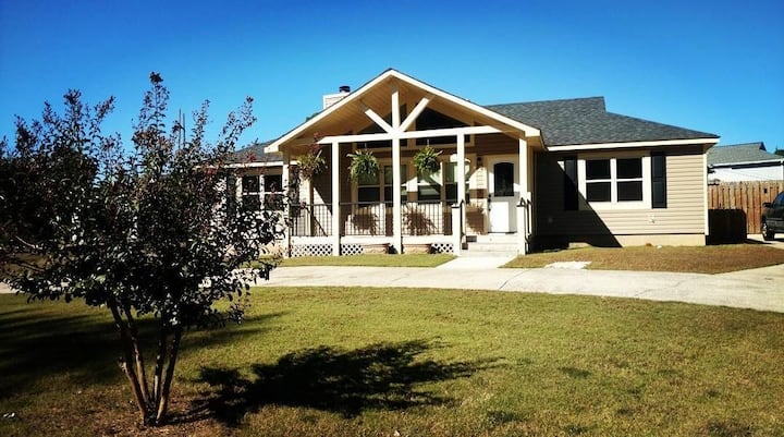 Cozy 3 Bedroom 2 Bath Home With A Cottage Feel - Augusta, GA