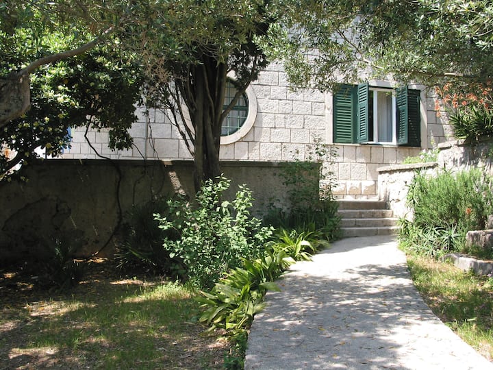 Studio Apartment Midtown - Close To Everything - Dubrovnik