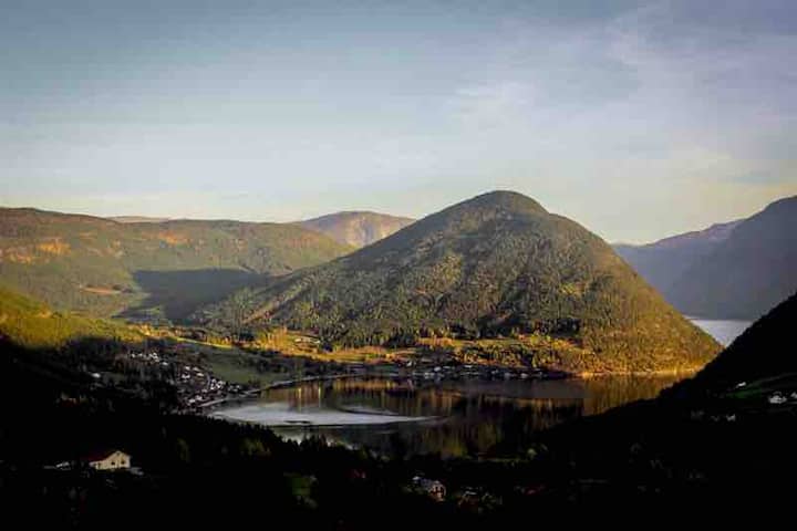 Koselig 3 Roms Leiligheit I Vakre Kaupanger - Kaupanger