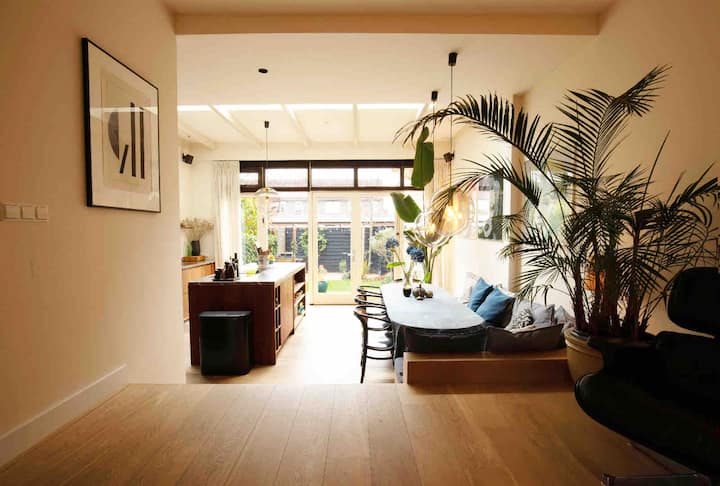 Beautiful Spacious Family Home With Private Garden - Amszterdam
