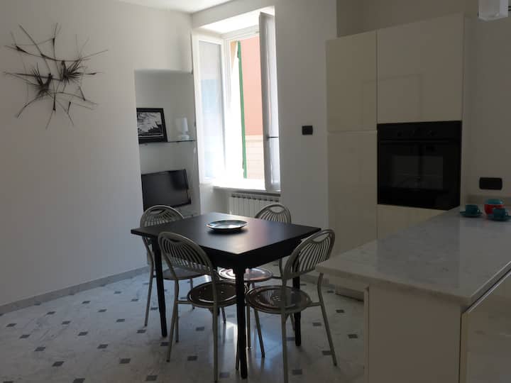 Sng House In The Centre Of The Historical Centre - Chiavari