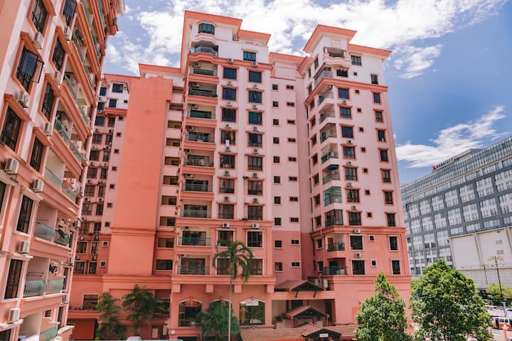Sunshine Homestay @Marina Court Resort Condominium - Kota Kinabalu