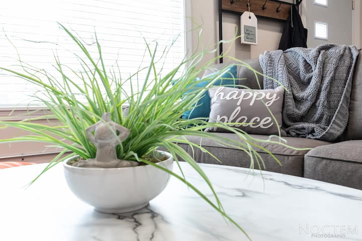 Cozy Home W/ Great Location, Fireplace & Queen Bed - 비즈마크