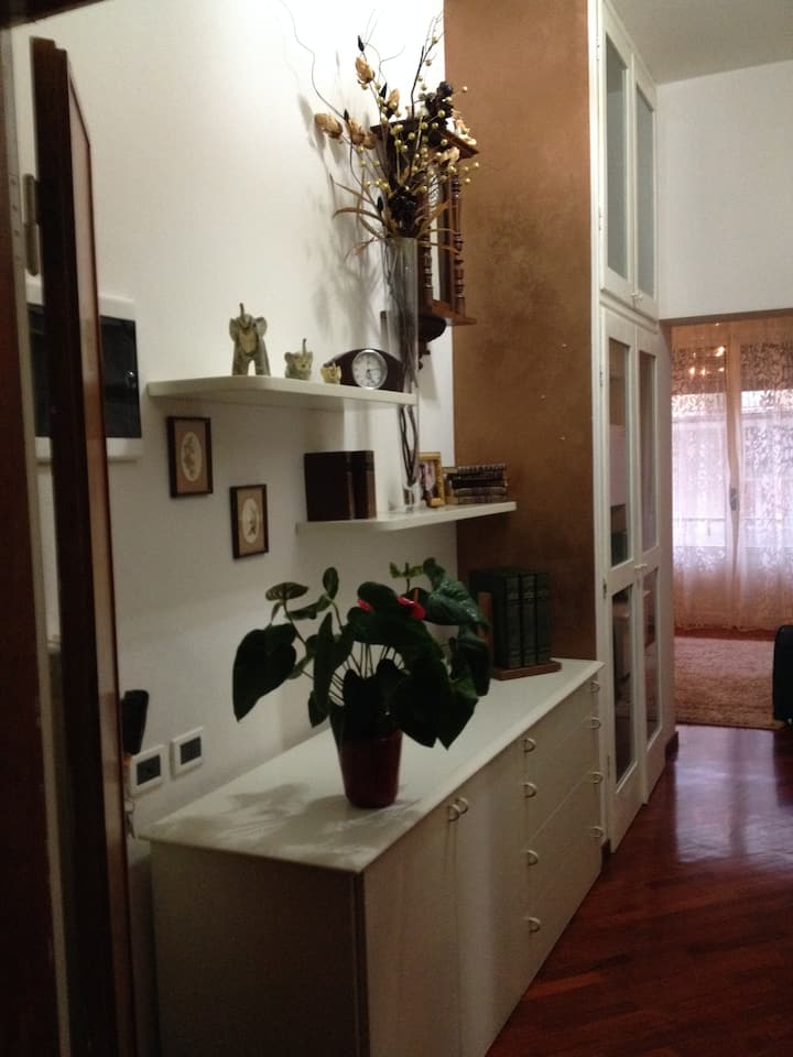 Lovely And Quiet Place With Private Parking. - Forlì