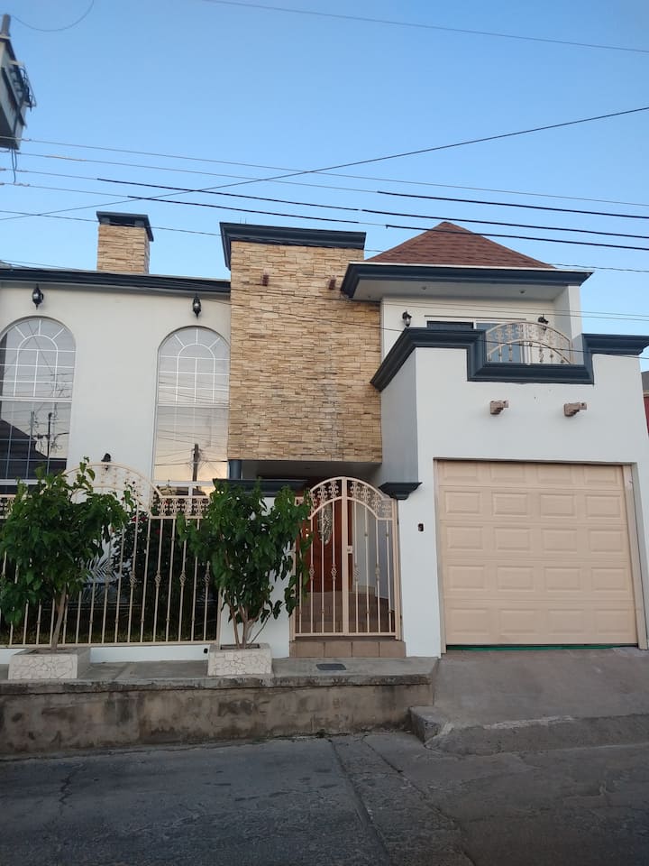 Casa Nueva, Muy Confortable Y Espaciosa. - Hidalgo del Parral