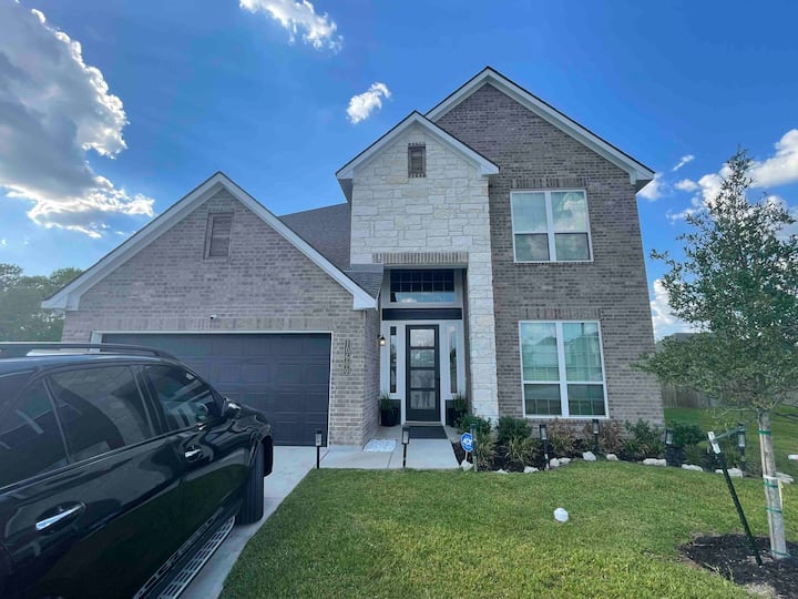 Brand New Two Story With Pool! No Parties/events. - College Station, TX