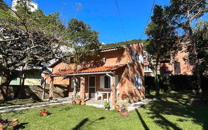 House With Patio And Shade 400 M From The Beach - Bombinhas