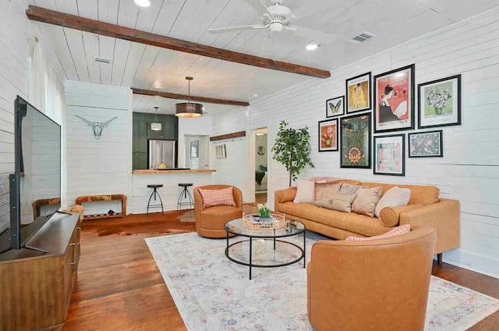 “The Adorable Abode” - Bryan, TX