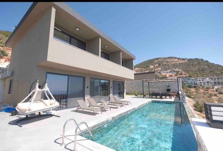 Villa Güneş Eşsiz Manzaralı,sonsuzluk Havuzlu - Kalkan