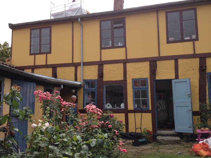 Sødt Gammelt Hus I Rønne (Med Ny Tilbygning) - Bornholm